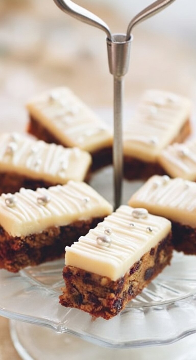 Christmas Cake Traybake Recipe